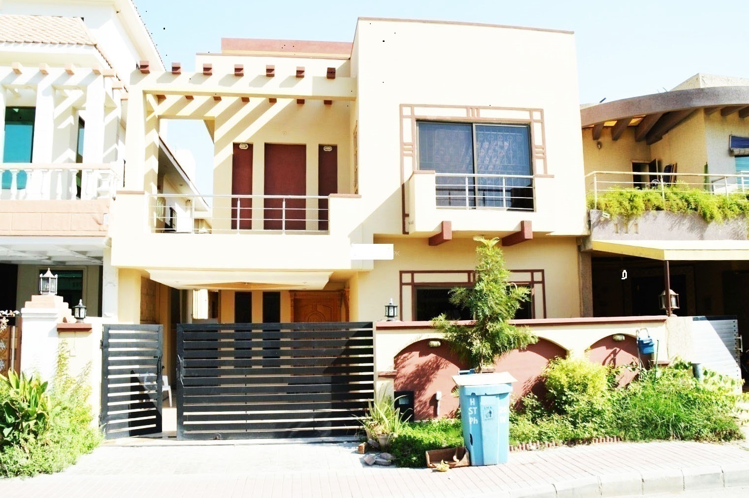 8 Marla House For Sala In Bahria Town - Safari Villas - UPN